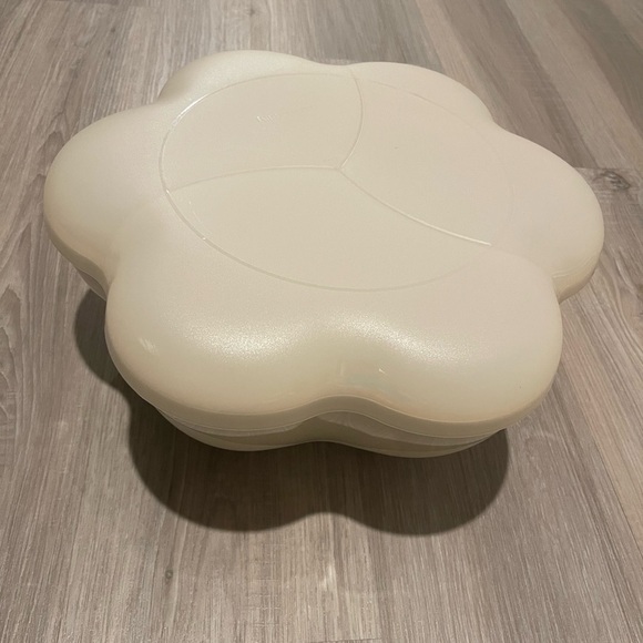 Tupperware | Dining | Tupperware Chip N Dip 5 Gal Bowl W 3 Sectioned ...